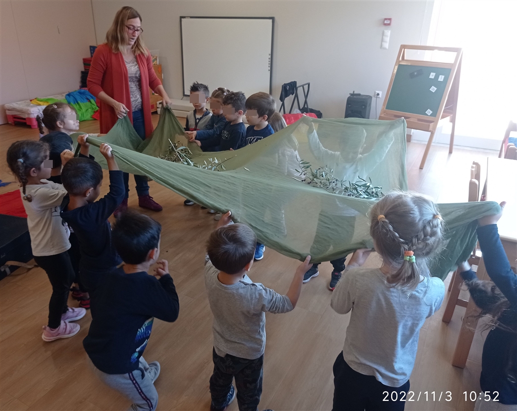 ΘΕΑΤΡΙΚΟ ΠΑΙΧΝΙΔΙ - ΤΑ ΖΟΥΖΟΥΝΑΚΙΑ - Βρεφονηπιακό Κέντρο Προσχολικής ...